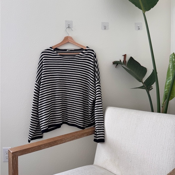 Carly Jean Los Angeles | Sweaters | Carly Jean Los Angeles Black And ...